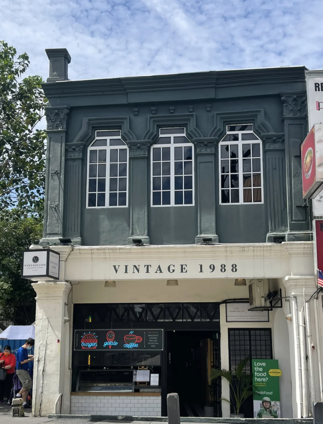 Must-Visit Cafes around LRT Pasar Seni | City Kaki