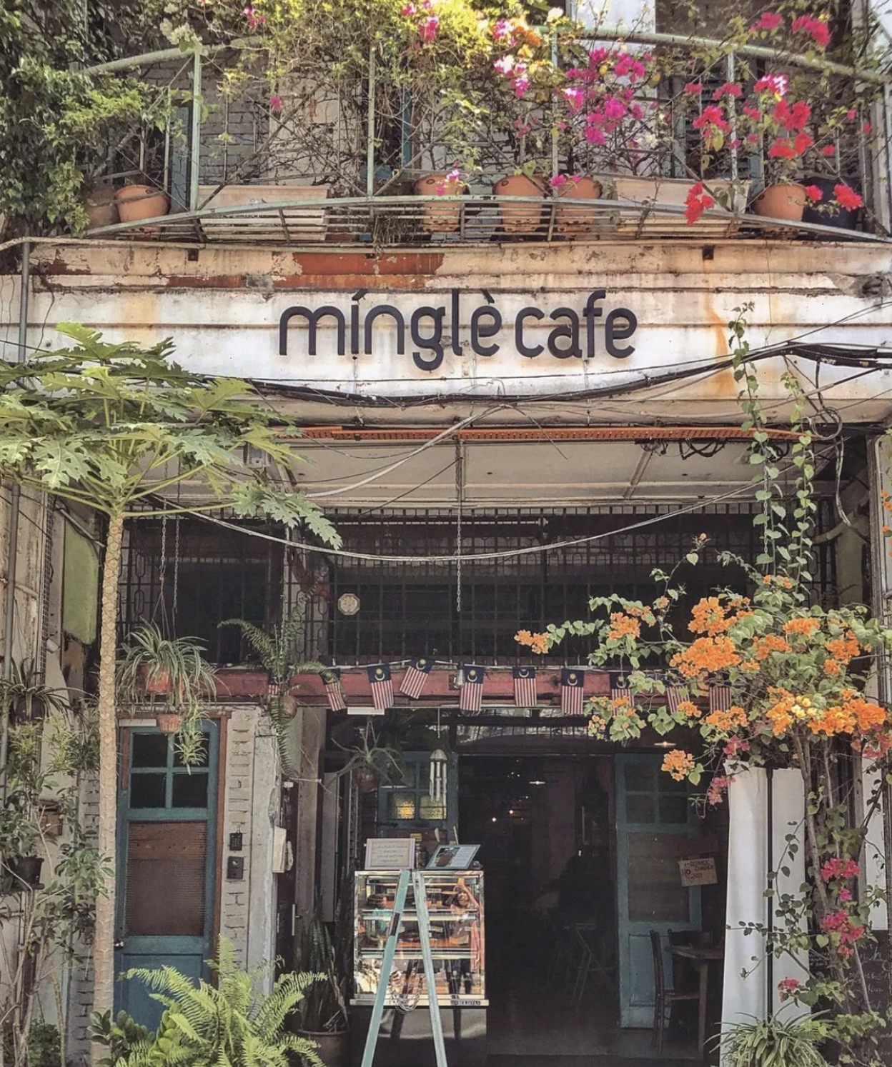 Must-Visit Cafes around LRT Pasar Seni | City Kaki